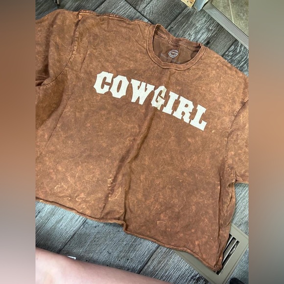 Tops | Cropped Tee Shirt | Poshmark